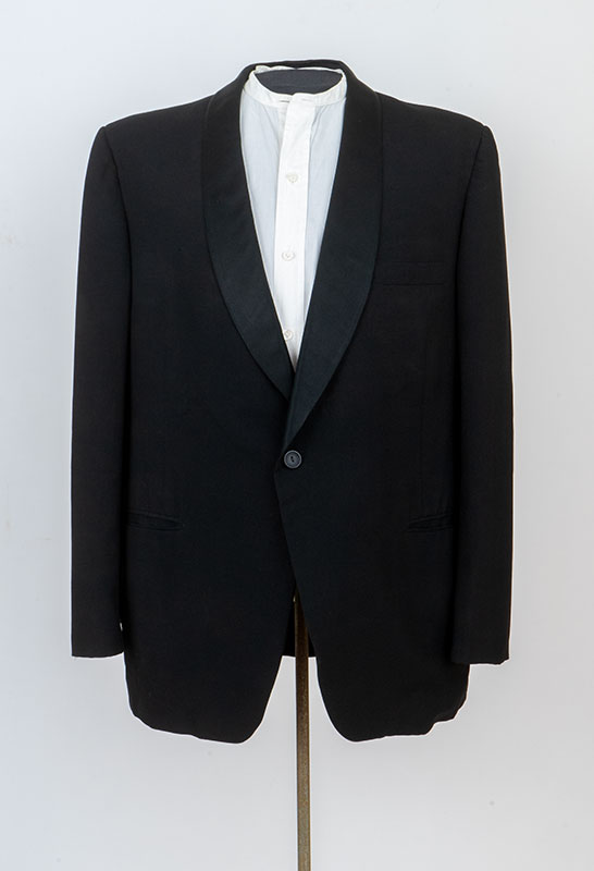 1960s Evening Wear Dinner Jacket: Ballyhoovintage.com