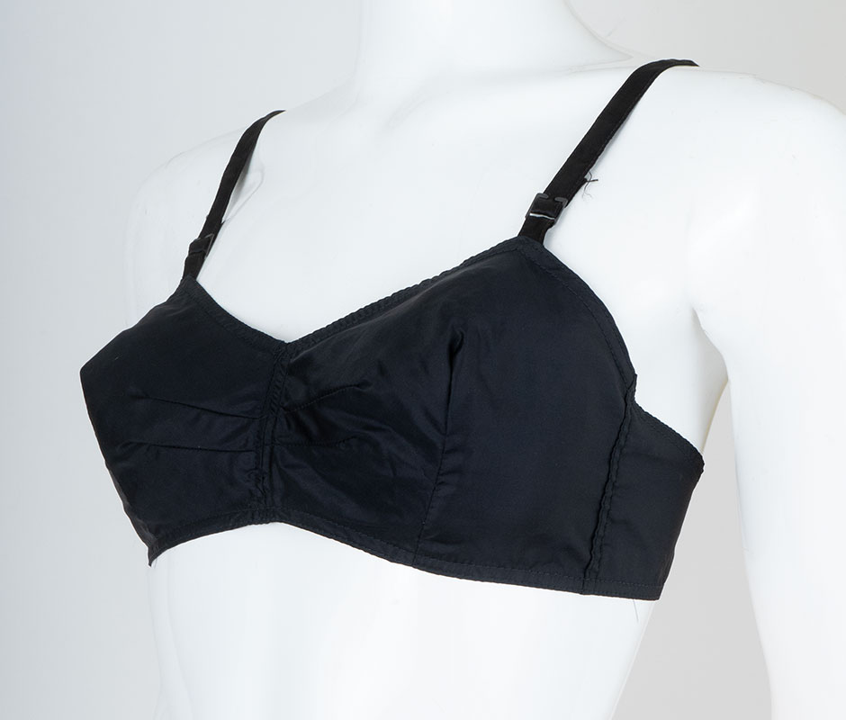 1950s Black Bullet Bra: Ballyhoovintage.com