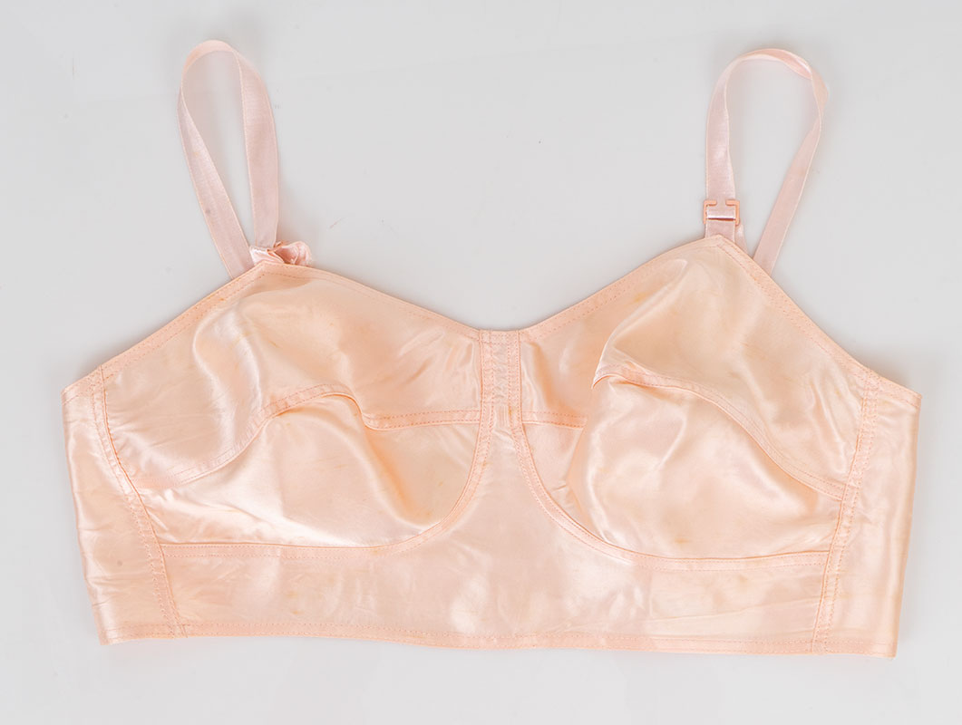 1950s Satin Bra: Ballyhoovintage.com