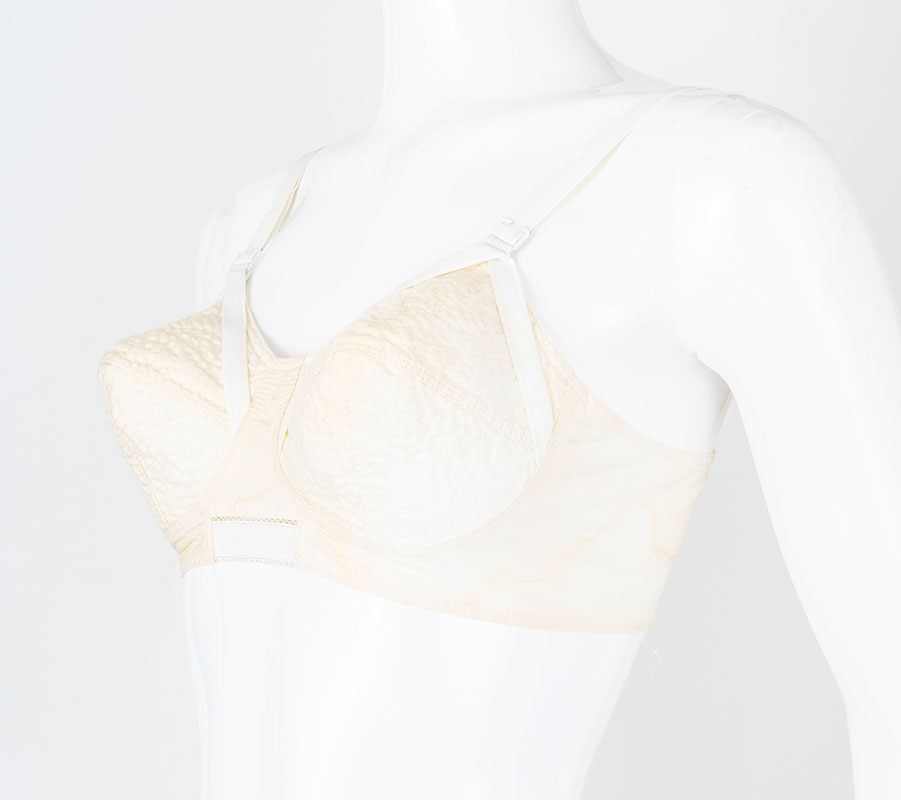 1950s 36B Bullet Bra: Ballyhoovintage.com