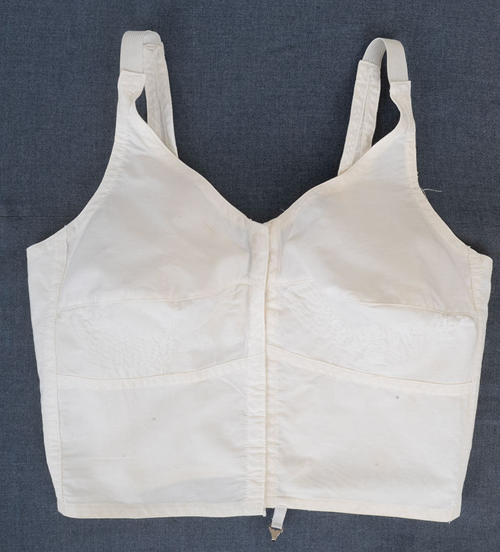 1940s Vintage Long Line Bra: Ballyhoovintage.com