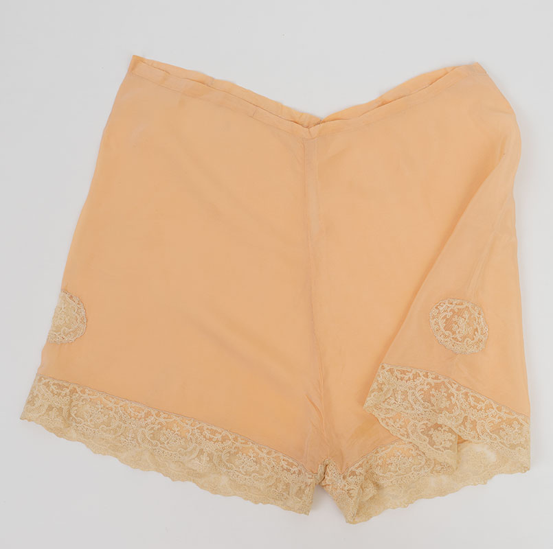 Vintage SIlk Tap Pants: Ballyhoovintage.com