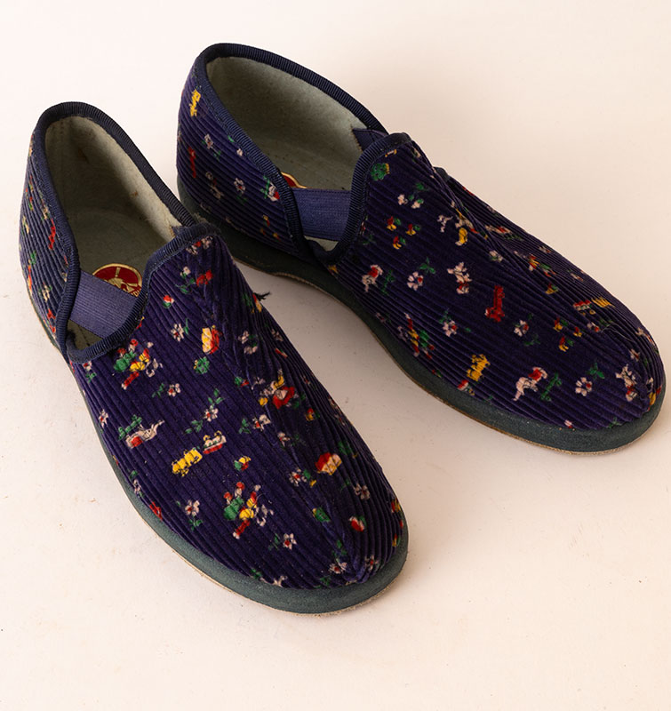 1950s Kid's Vintage Slippers in Corduroy: Ballyhoovintage.com